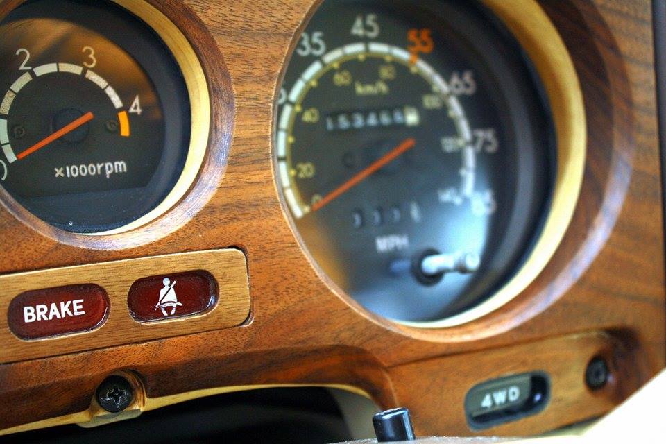 WoodWrite builds custom wooden dashboards for classic cars ...